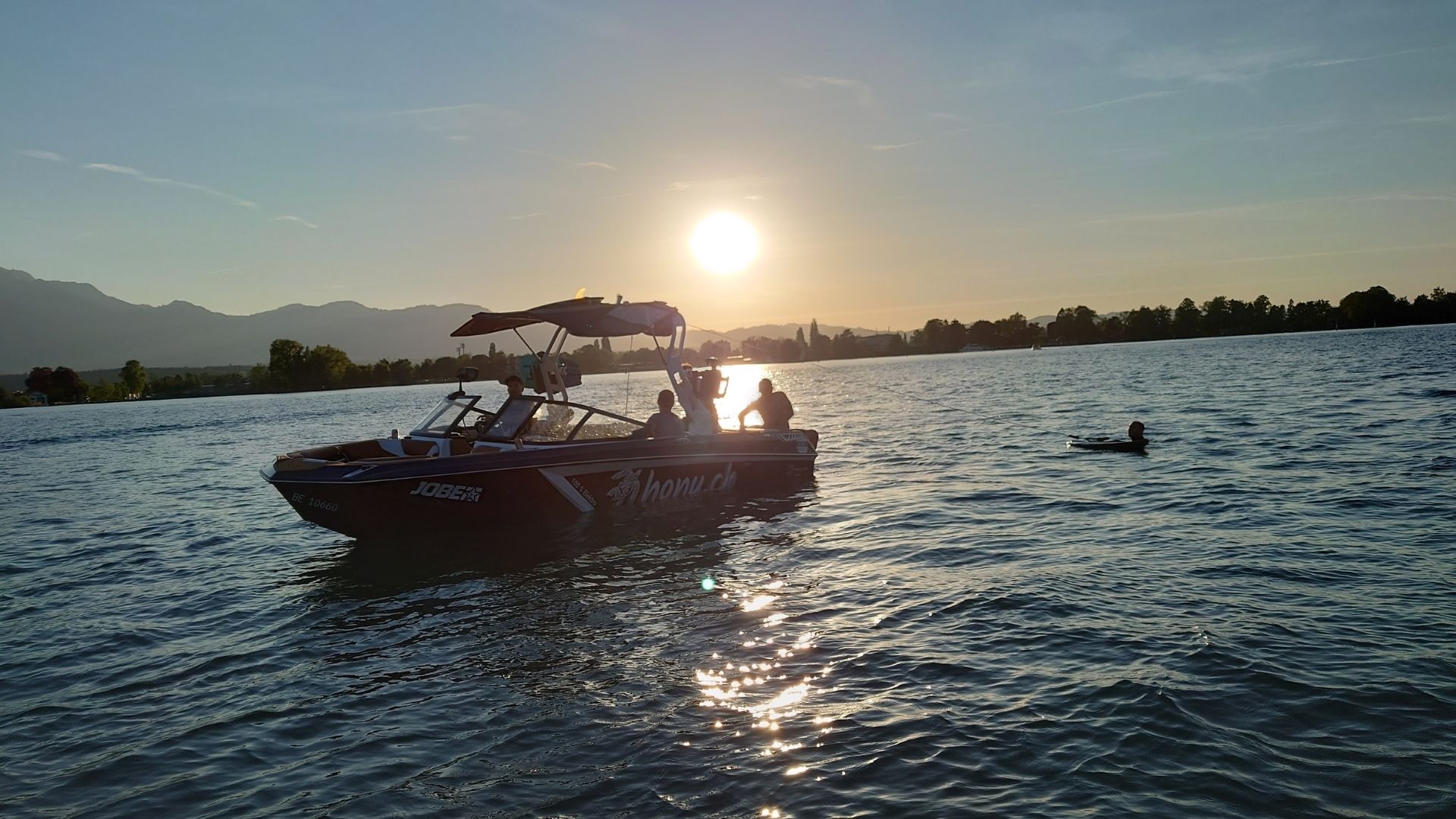 Sunset Wakeboard/-surf Session | Honu